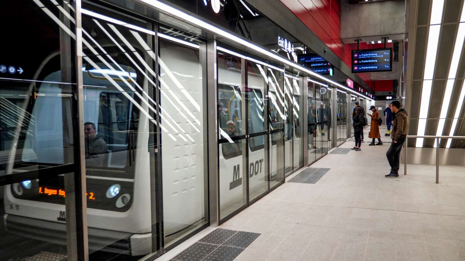 Copenhagen Public Transportation Guide for Tourists and Travellers